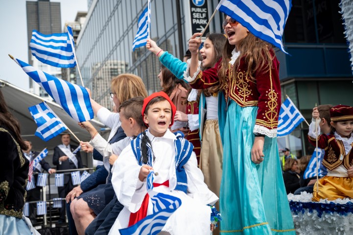Η ομογένεια του Σικάγου τιμά την ΕΜΑΚ και τον ήρωα αντιπτέραρχο Μάριο ...