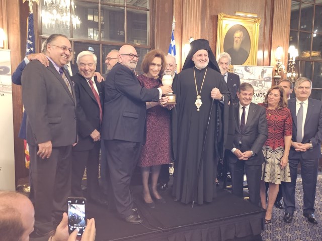 Στην Ομοσπονδία Κυπρίων και την ΠΣΕΚΑ το Φιδιππίδειο (βίντεο) - Anamniseis