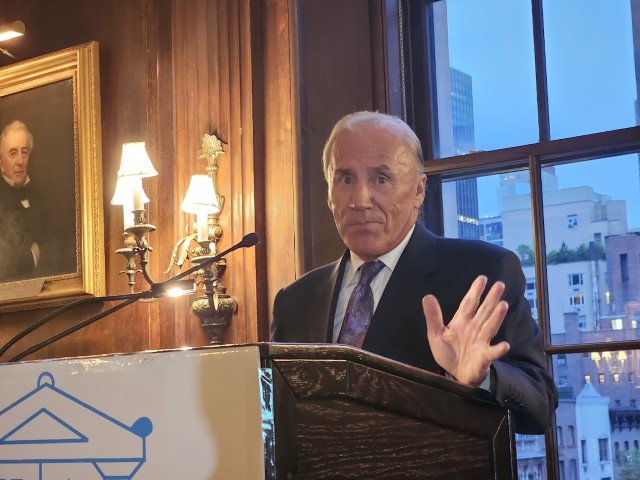 Τι είπε στα «ΝΕΑ» ο Ντιν Μητρόπουλος για φορολογία πλουσίων - Anamniseis